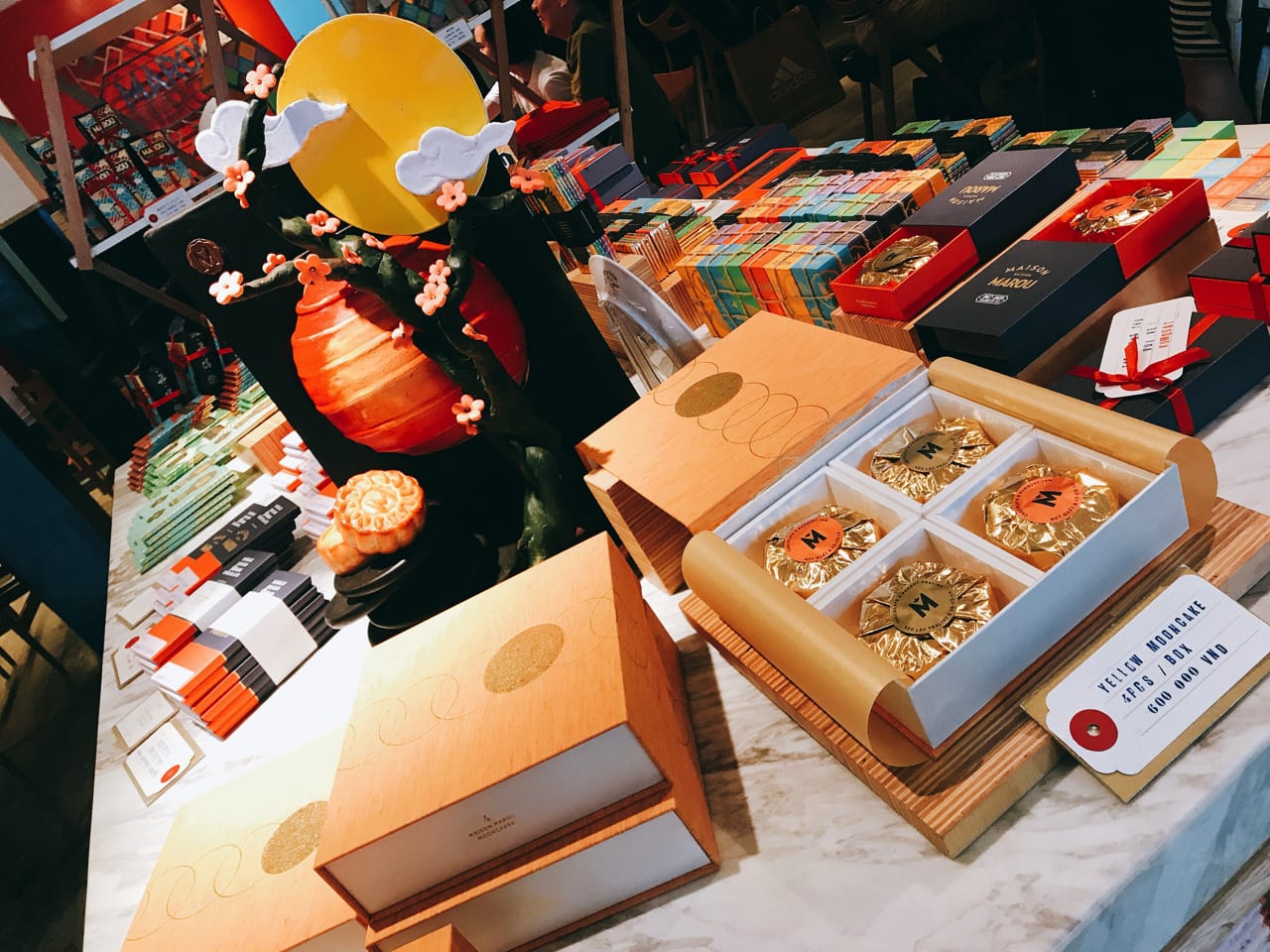 【営業再開 】ホーチミン来るならここに行かなきゃ！Maison Marou 〜 今だけテト商戦！ | フードアナリストちぇりのホーチミンの美味いもん