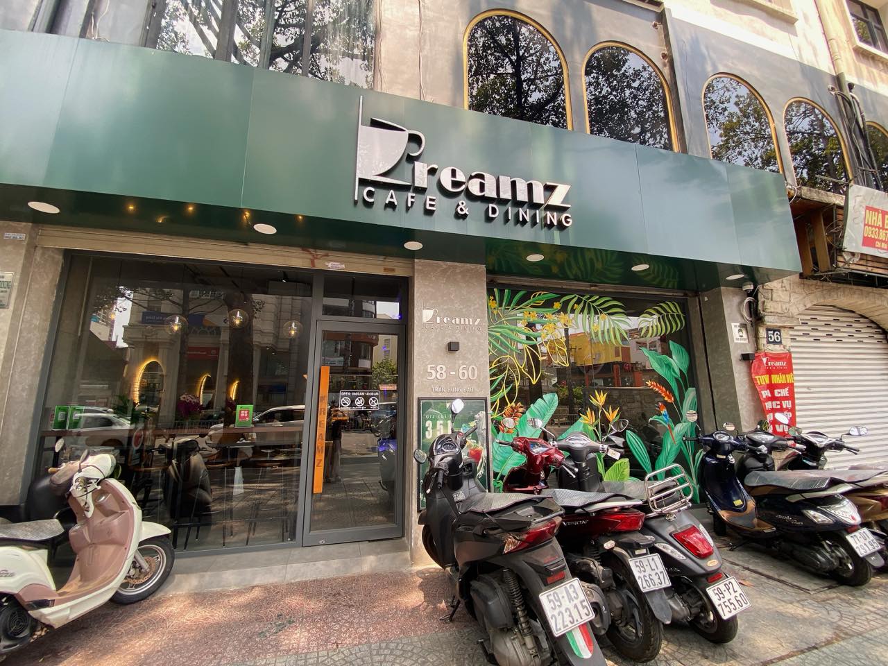 【ホーチミン】ここはシンガポール、と言い切ってるカフェのチキンライスはガツン系！ ~ Dreamz Cafe | フードアナリストちぇりの ...