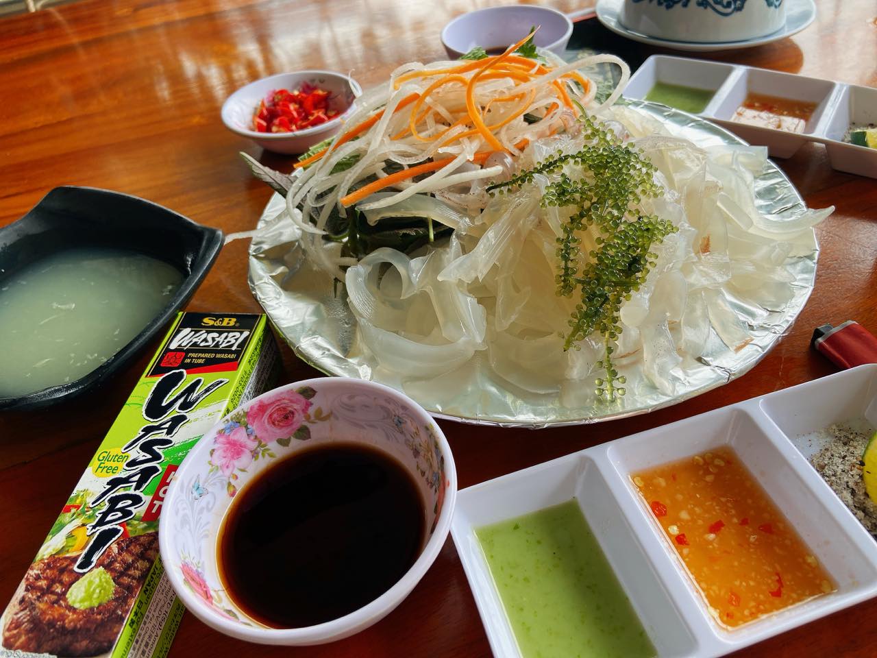 【Con Dao】コンダオ島の食事は高くてイマイチというのがローカルの方の定説ですが、流石に海鮮は美味しいのでは？！と出向いた名物店 ...