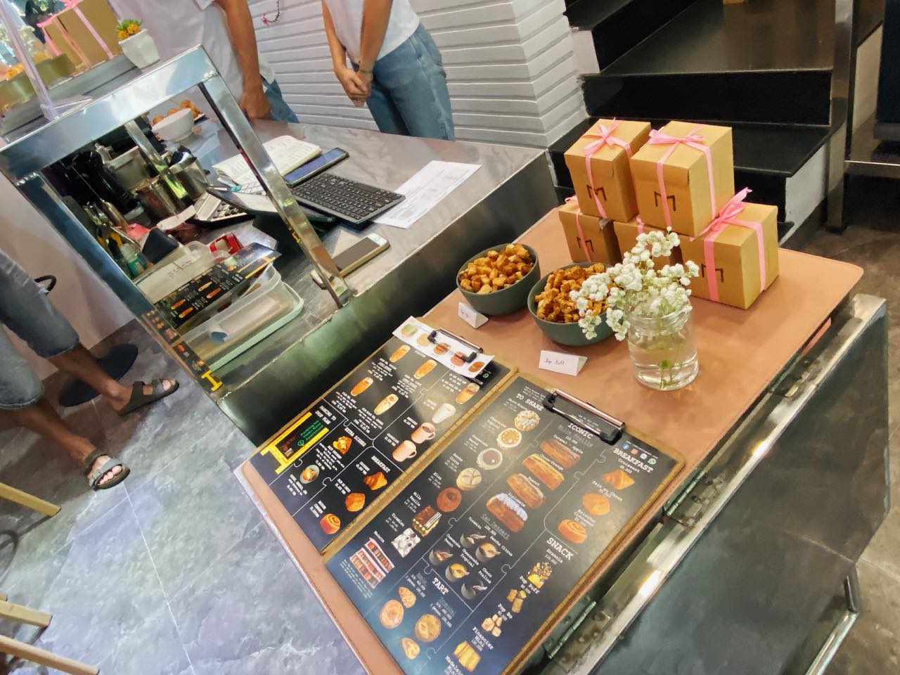 【Ho Chi Minh】ロビンの工房にイートインスペースができましたよ！ ~ Robin Mouquet Bakery | フードアナリスト ...