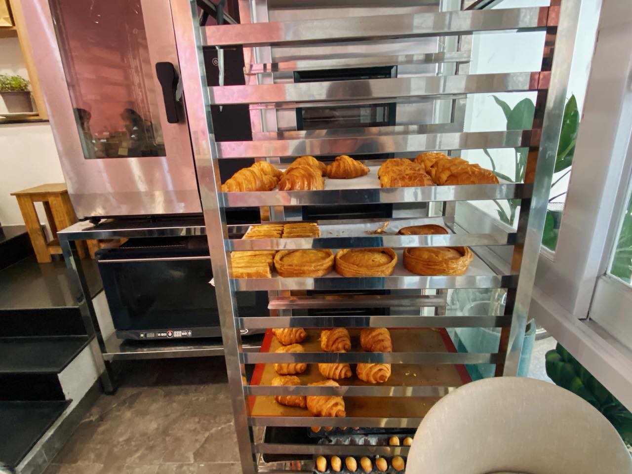 【Ho Chi Minh】ロビンの工房にイートインスペースができましたよ！ ~ Robin Mouquet Bakery | フードアナリスト ...