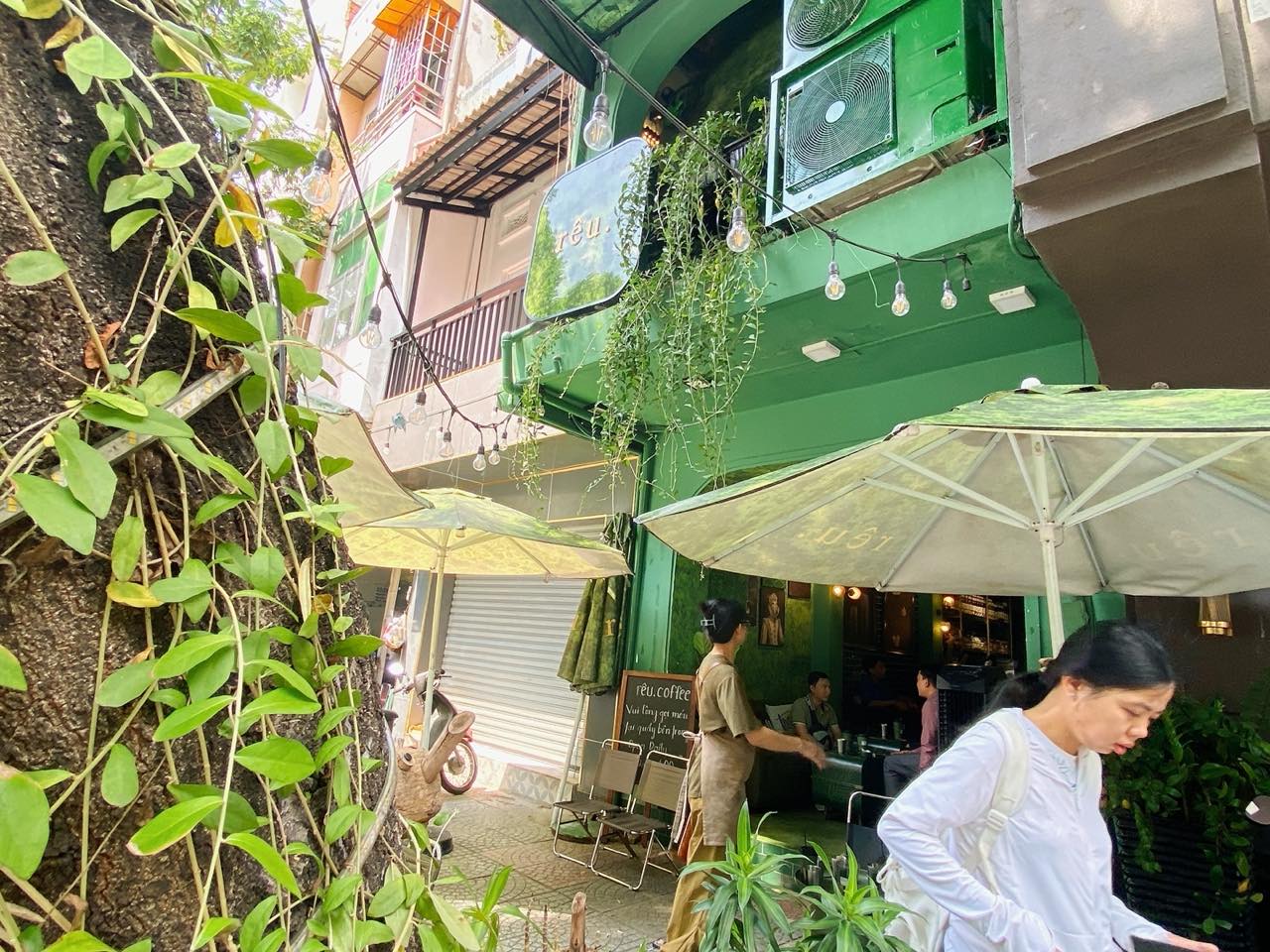 【Ho Chi Minh】作り込まれたグリーンのカフェは安くてお気楽♪ ~ reu. coffee | フードアナリストちぇりのホーチミンの美味いもん