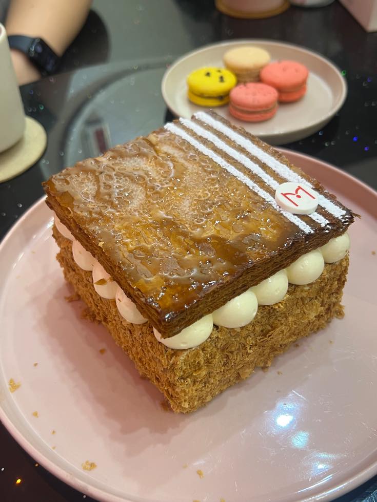 【Ho Chi Minh】お店でホールケーキという蛮行を行いましたが幸せでした(*´꒳`*) バレンタイン予告もあるよ！~ Robin ...