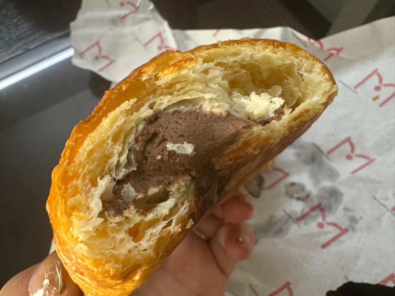 【Ho Chi Minh】クリーム入りクロワッサンを冷やして食べると美味しいって知ってた？ ~Robin Mouquet R Pastry ...