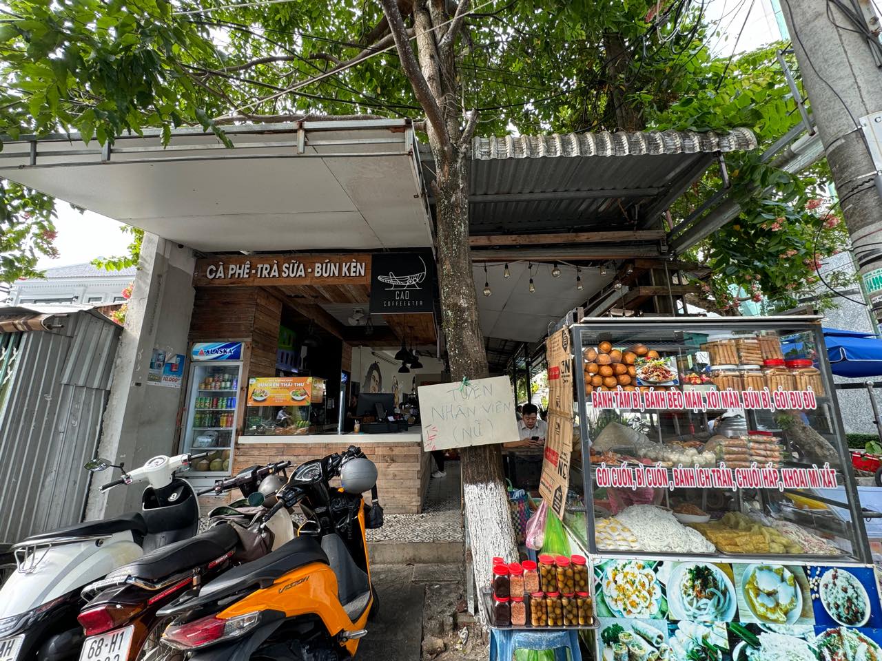 【Phu Quoc 西側】カフェで食べても美味しい Bun Ken、ここは1杯をシェアしやすくていいかも？ ~ Cao Coffee and ...