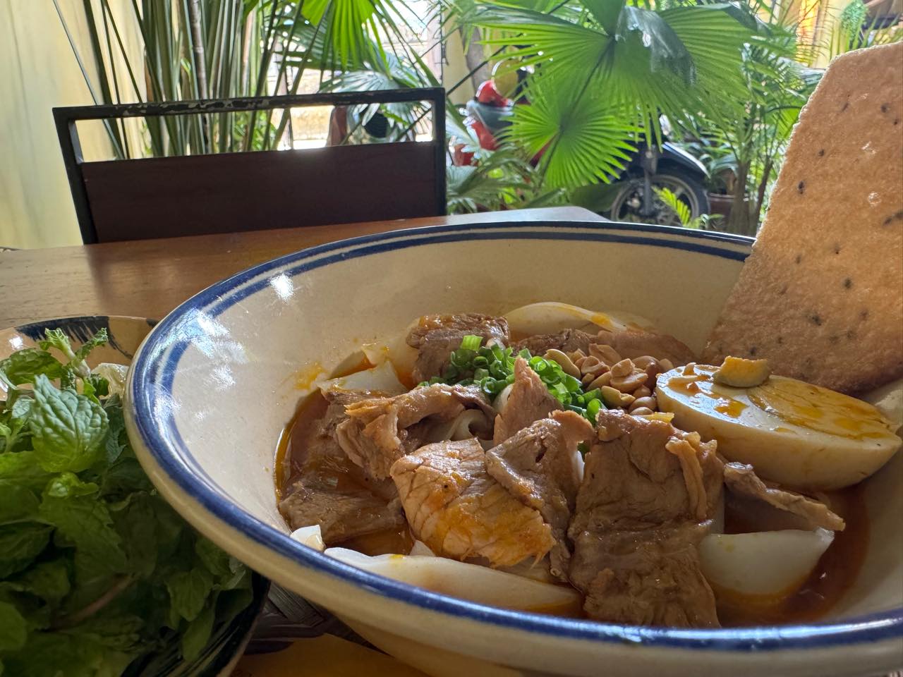 【Da Nang】Mi Quanってこんなに美味しかったですっけ？雰囲気も良しの推し店！ ~ Nu Do Kitchen | フードアナリスト ...