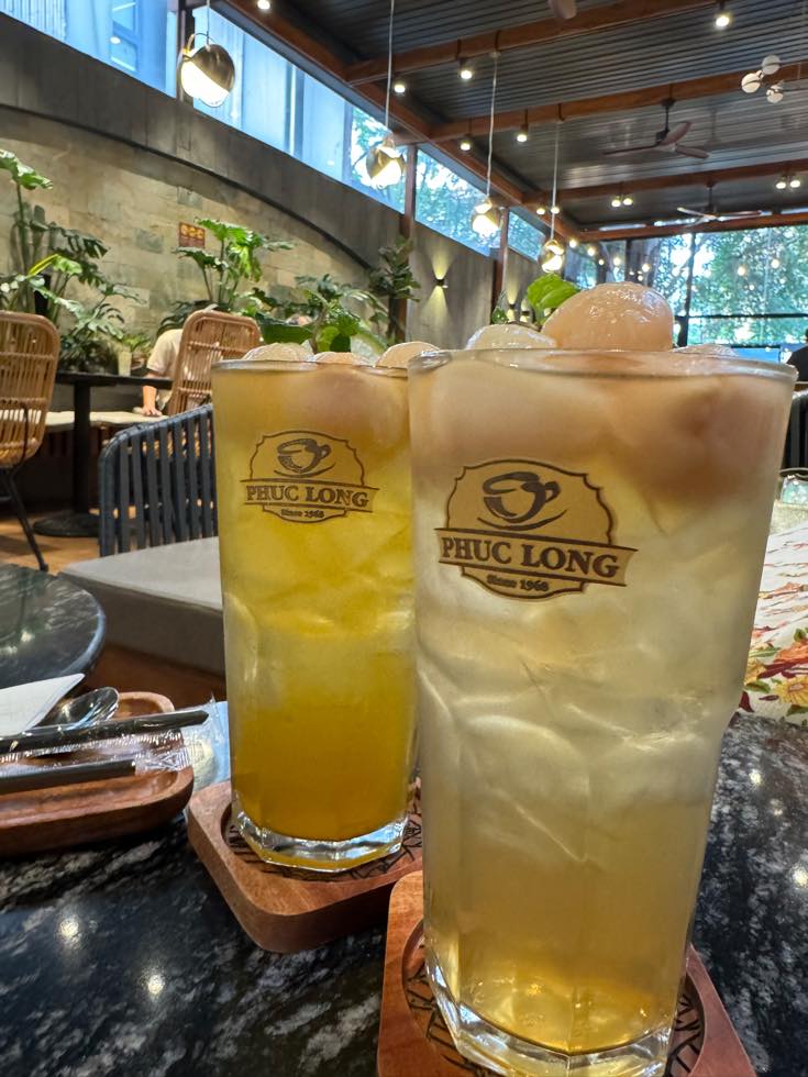 【Ho Chi Minh】プレエミアムは伊達じゃない！ここは観光スポットと捉えて良いのでは？ ~ Phuc Long Premium ...