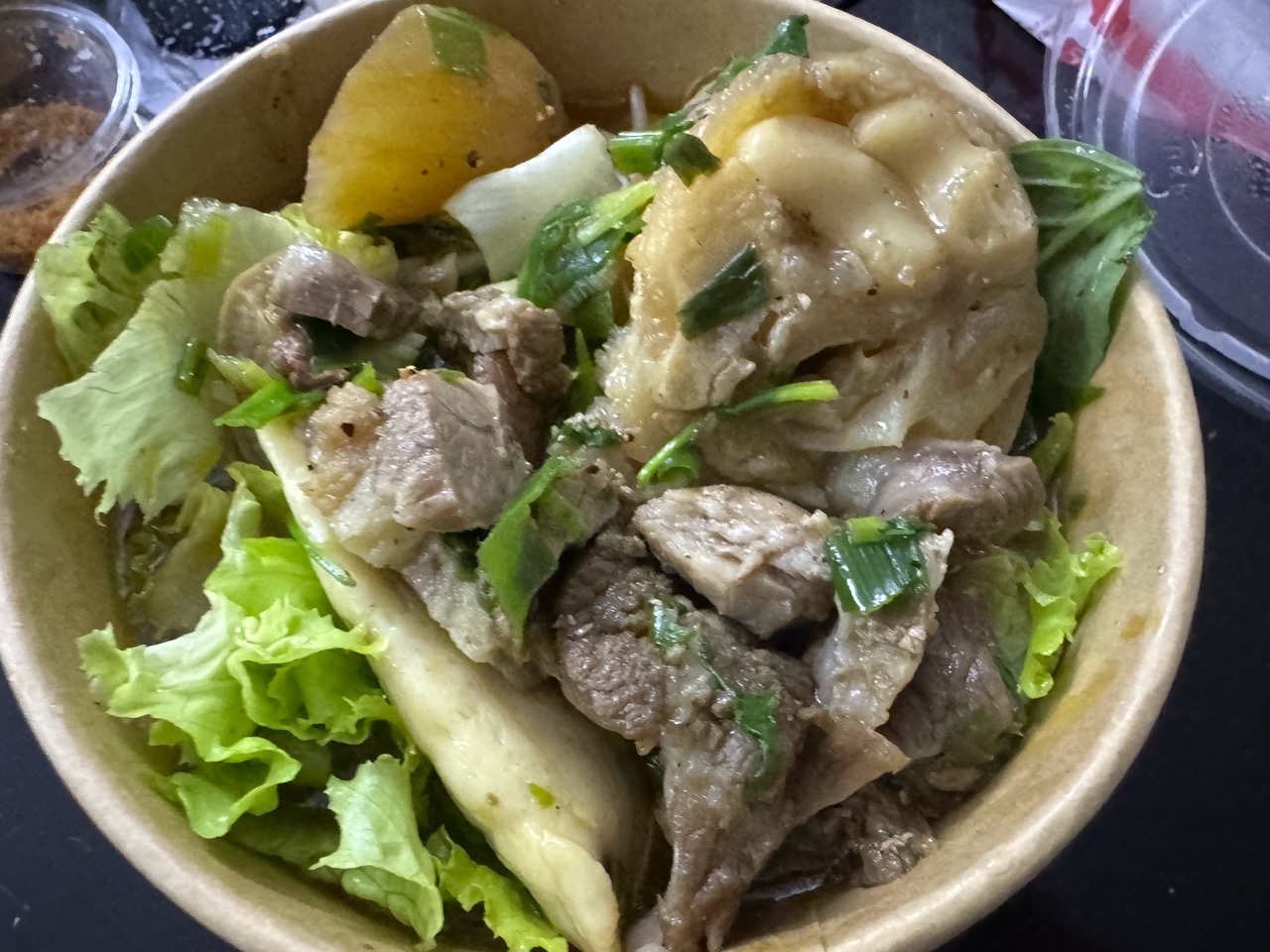 【Ho Chi Minh・Grab Food】もちもち Hu Tieu？しっかりスープのボリューム麺！ ~ Bun Ham Sa Thuc ...