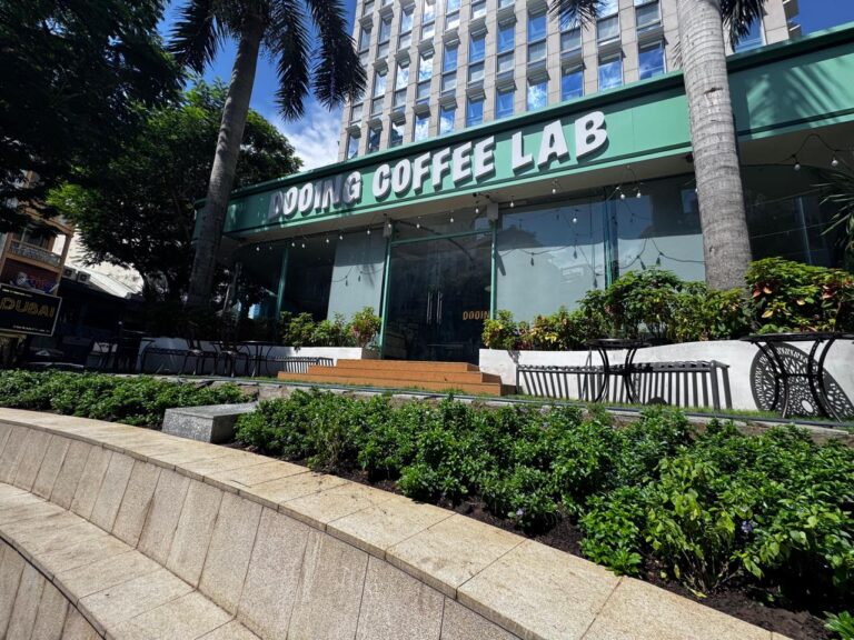 【Ho Chi Minh】街中のビルの狭間に緑のカフェ・食事もちょっと気になるぞ？ ~ Dooing Coffee Lab | フード ...