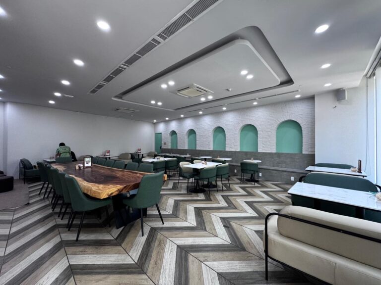 【Ho Chi Minh】街中のビルの狭間に緑のカフェ・食事もちょっと気になるぞ？ ~ Dooing Coffee Lab | フード ...