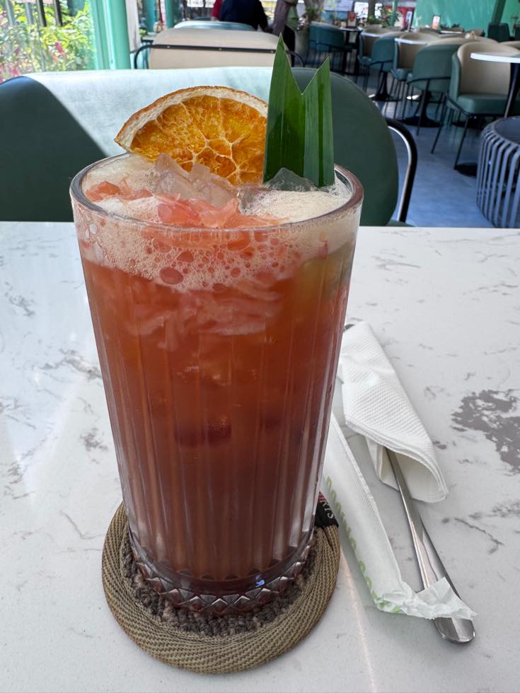 【Ho Chi Minh】街中のビルの狭間に緑のカフェ・食事もちょっと気になるぞ？ ~ Dooing Coffee Lab | フード ...