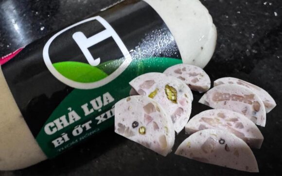 【Vietnam？】青唐辛子ソーセージ入りCha Lua！これ常備しとくとおつまみ活動捗る捗る！ ~ Cha Lua Green pepper ...