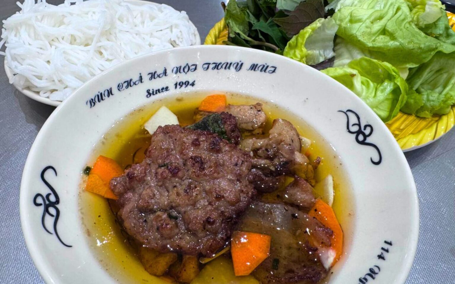 【Ho Chi Minh】エステの後に美味しいBun Cha！？こ綺麗な新店できてました！ ~ Bun Cha Ha Noi | フード ...