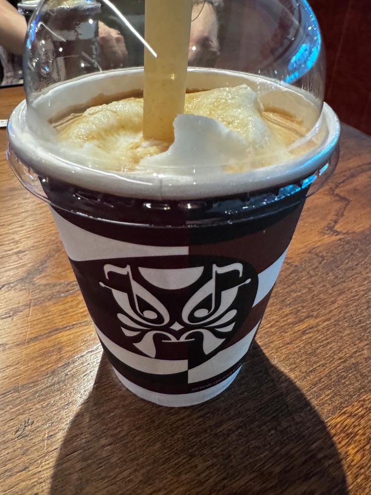 【Ho Chi Minh】あのカフェが、そしてSon Tinhを個々で買えるなんて！ ~ Giong Cafe | フードアナリストちぇりの ...